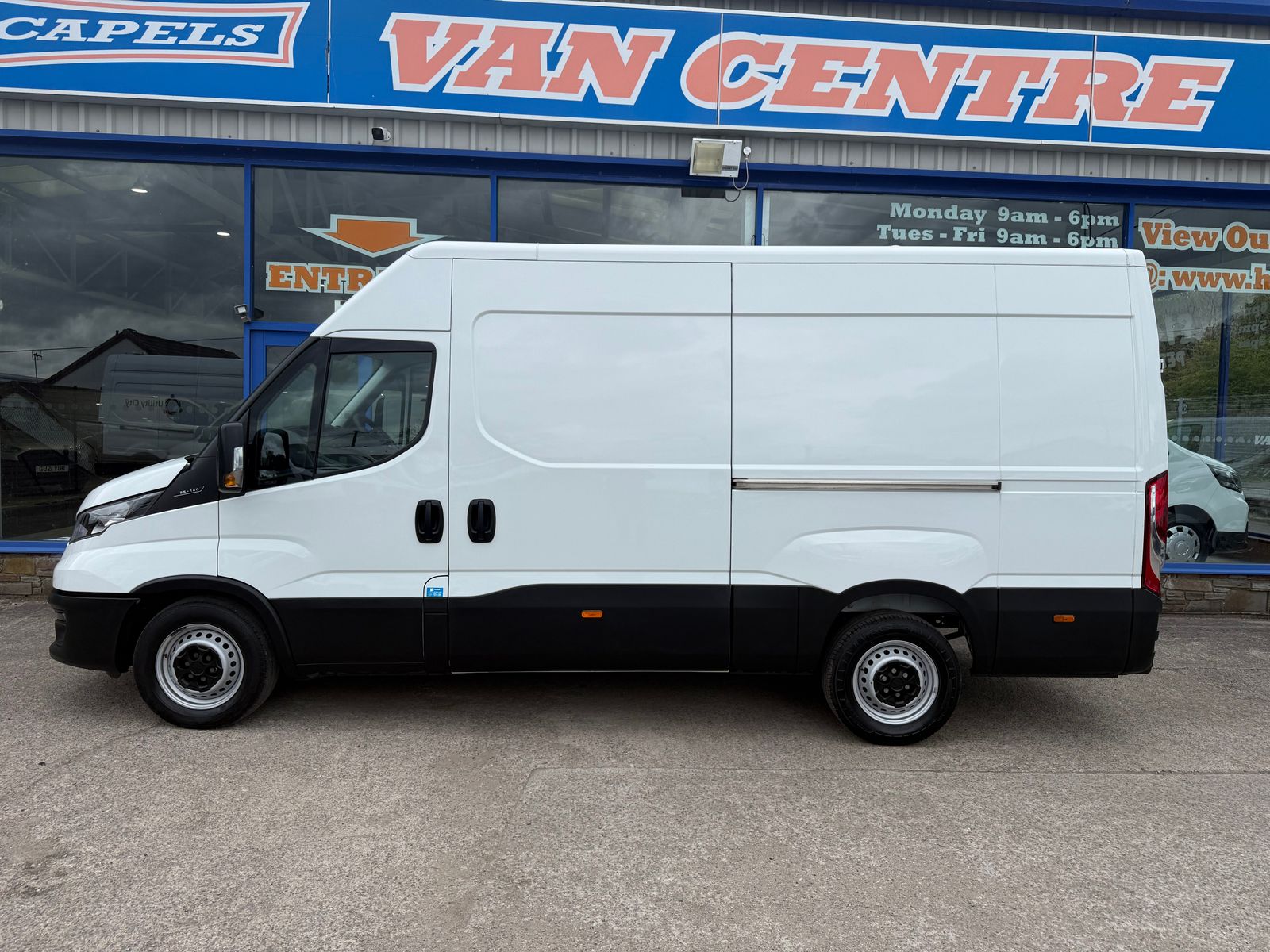 Used IVECO DAILY 2.3D HPI 14V 35S 3520 Panel Van 5dr Diesel Manual MWB ...