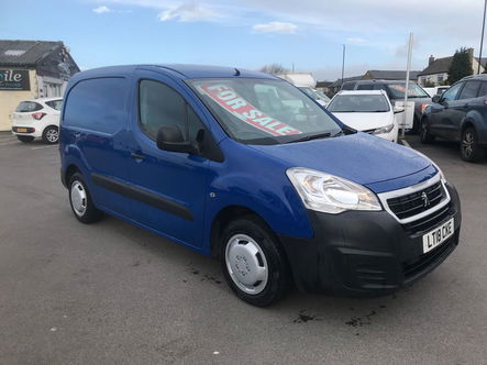 Used vans for sale in Leeds, West Yorkshire | 7-12 Van Solutions