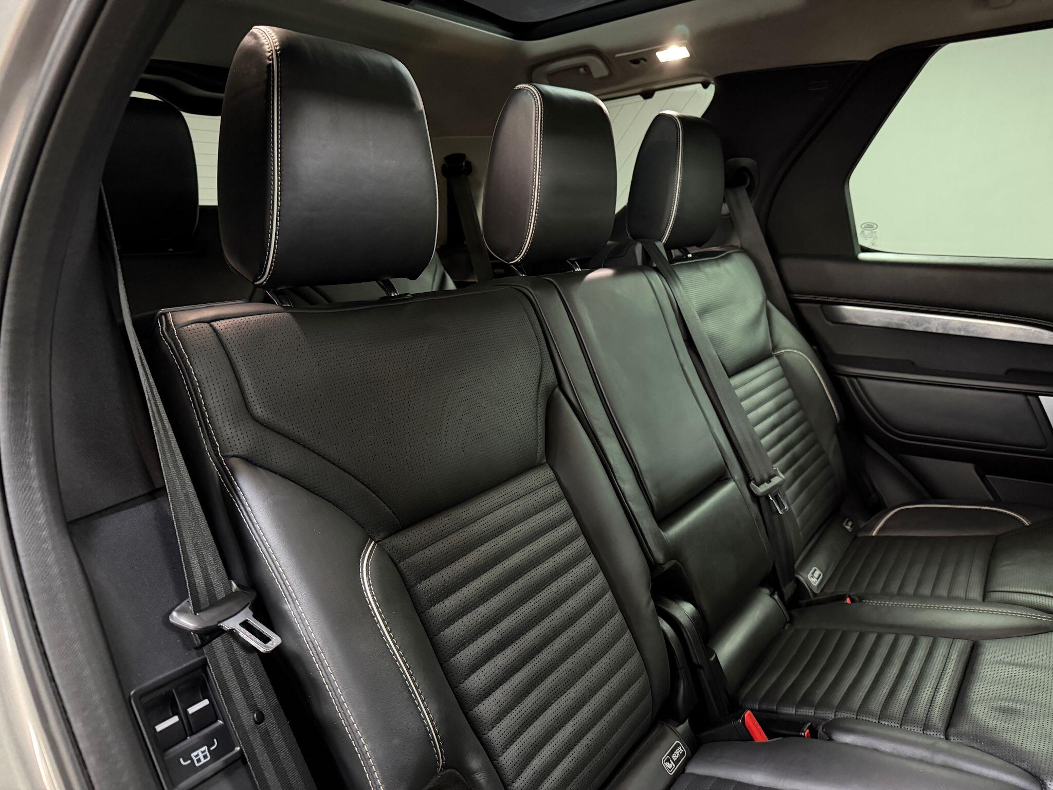 Used Land Rover DISCOVERY 3.0 TD V6 First Edition Auto 4WD Euro 6 (s/s ...