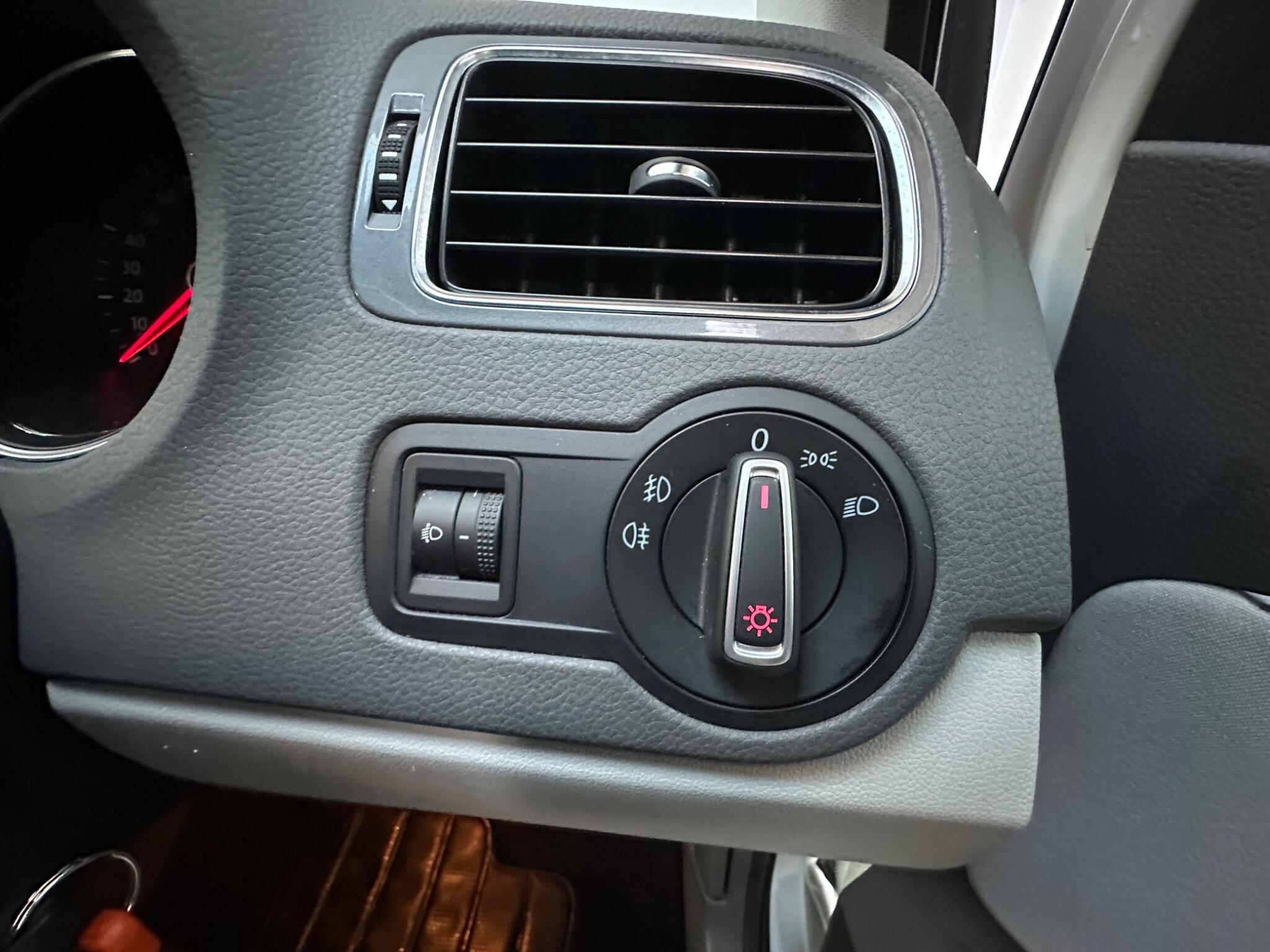 Used Volkswagen Polo 1.2 TSI BlueMotion Tech SE Design Euro 6 (s/s) 5dr ...