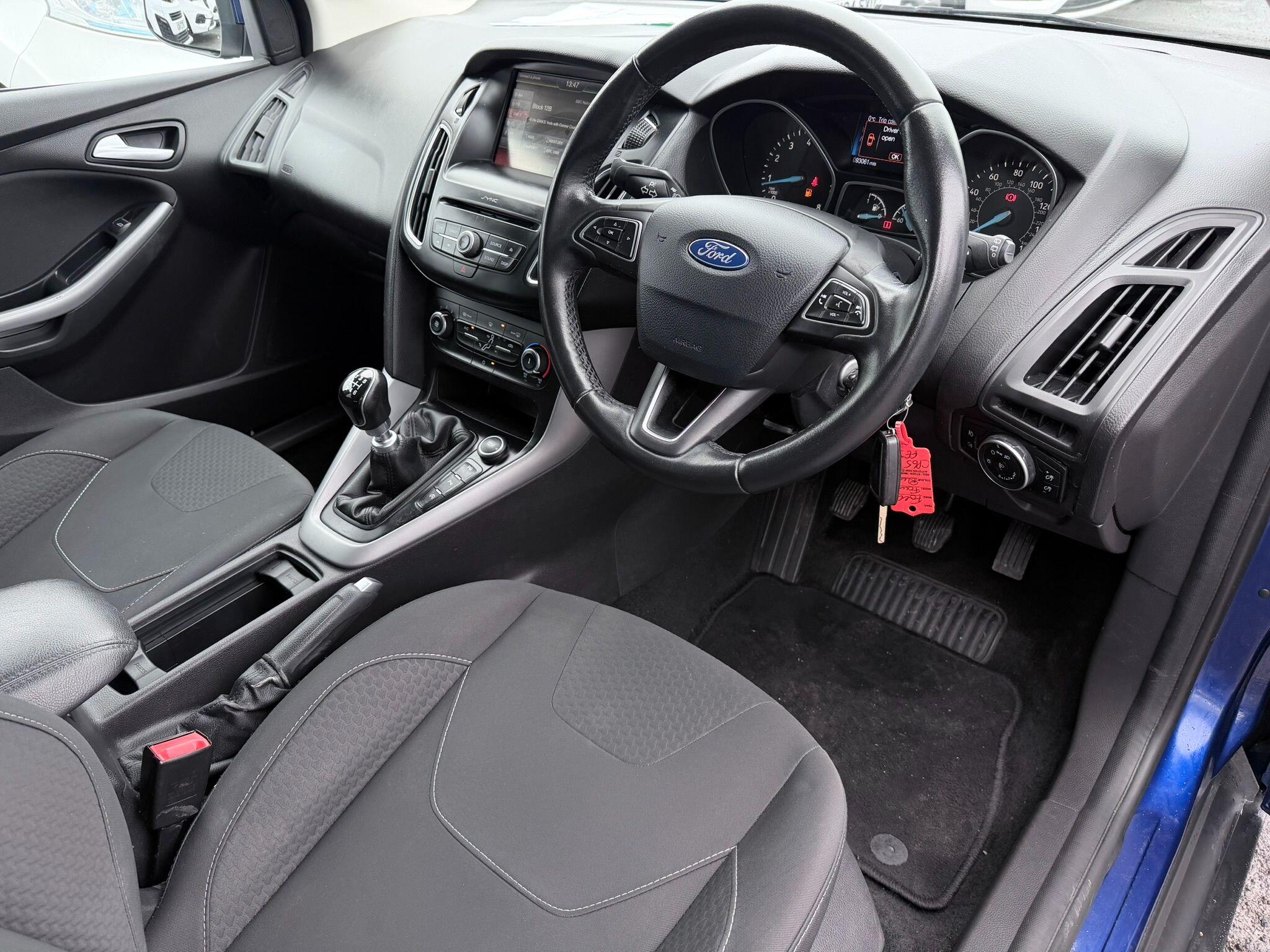 Used Ford Focus 1.0T EcoBoost Zetec Euro 6 (s/s) 5dr 2015 5dr Manual ...