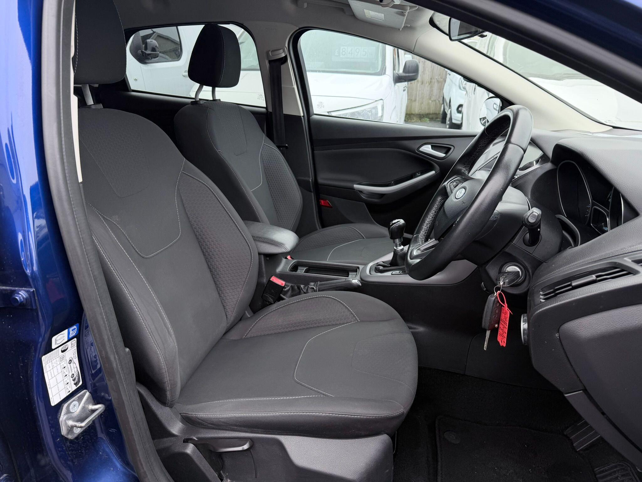 Used Ford Focus 1.0T EcoBoost Zetec Euro 6 (s/s) 5dr 2015 5dr Manual ...