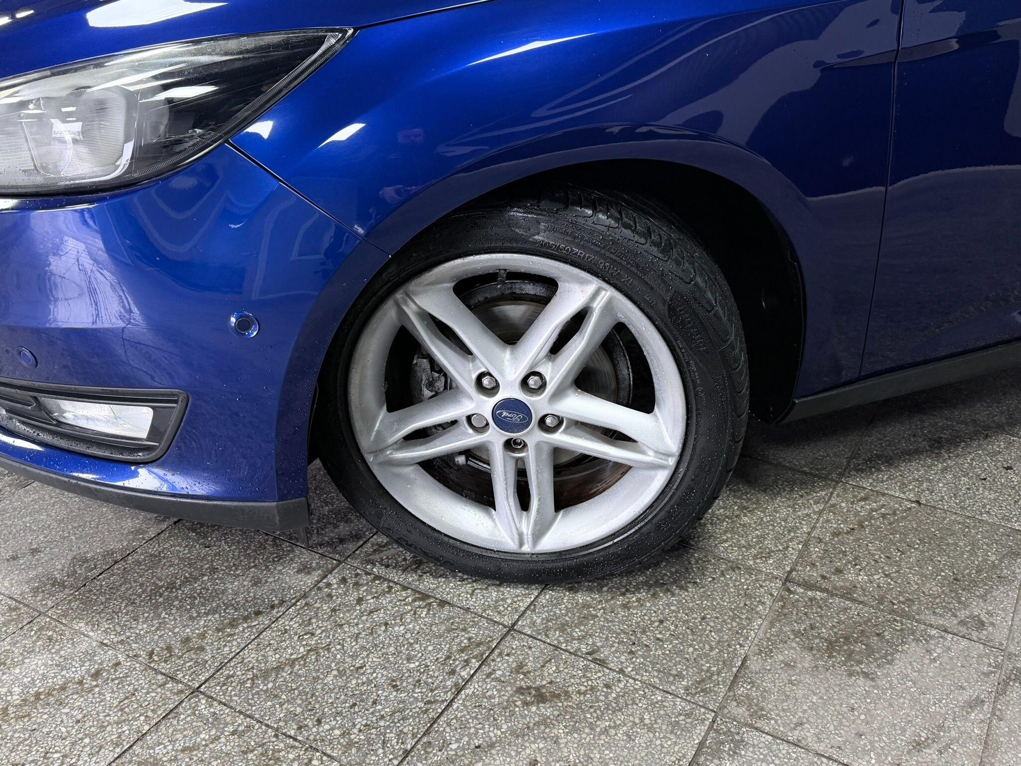 Used Ford Focus 1.0T EcoBoost Zetec Euro 6 (s/s) 5dr 2015 5dr Manual ...