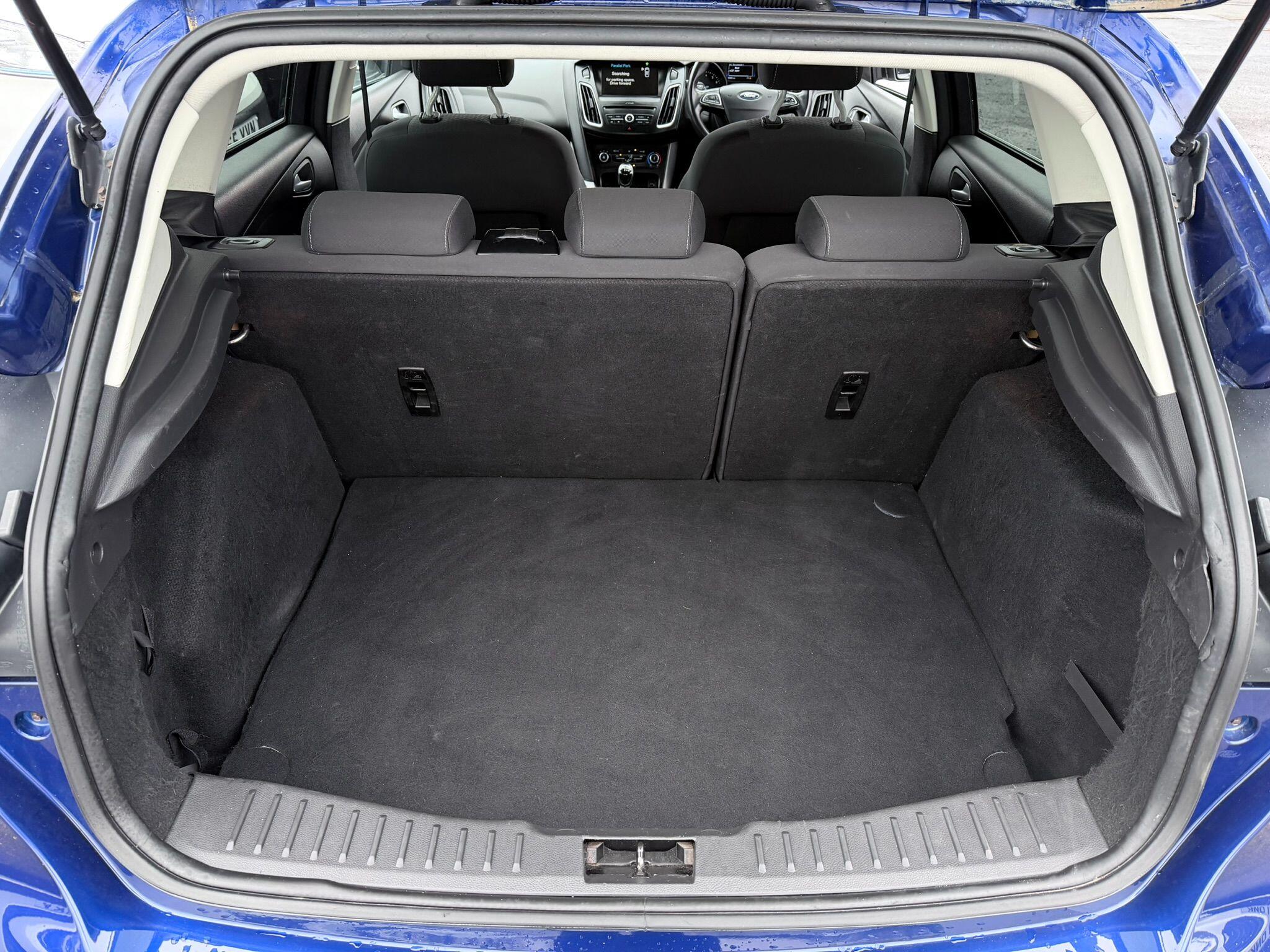 Used Ford Focus 1.0T EcoBoost Zetec Euro 6 (s/s) 5dr 2015 5dr Manual ...