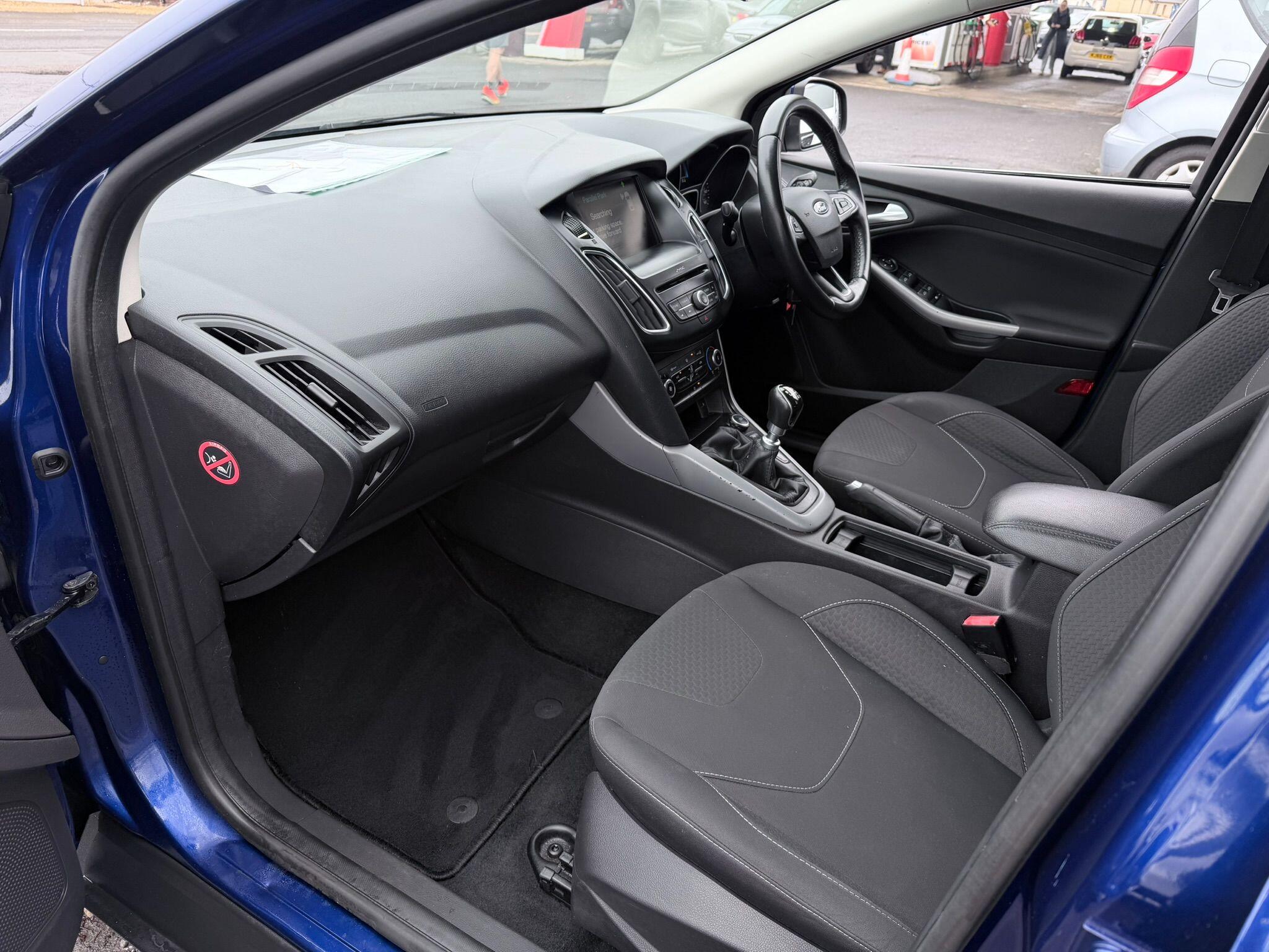 Used Ford Focus 1.0T EcoBoost Zetec Euro 6 (s/s) 5dr 2015 5dr Manual ...