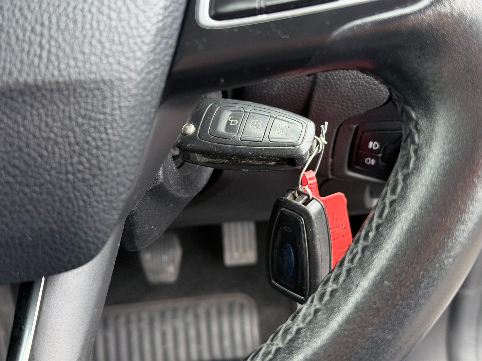 2015 65 FORD FOCUS 1.0T EcoBoost Zetec Euro 6 (s/s) 5dr