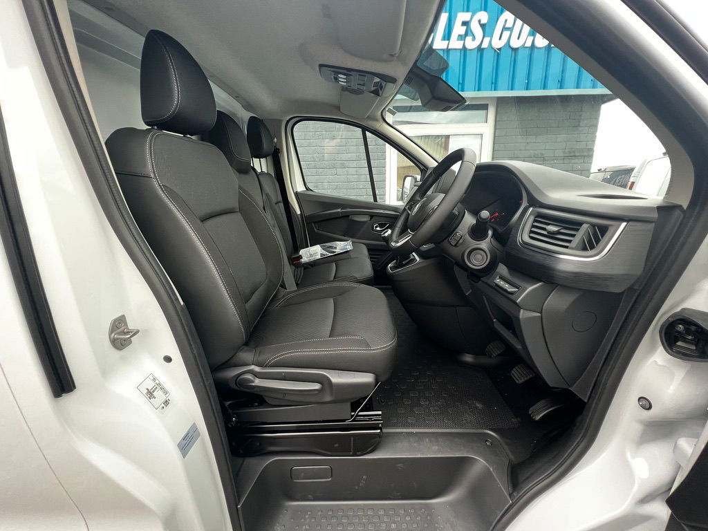 New Renault Trafic SPORT + SL28 2022 3dr Manual (FL72UHP) | Premier ...