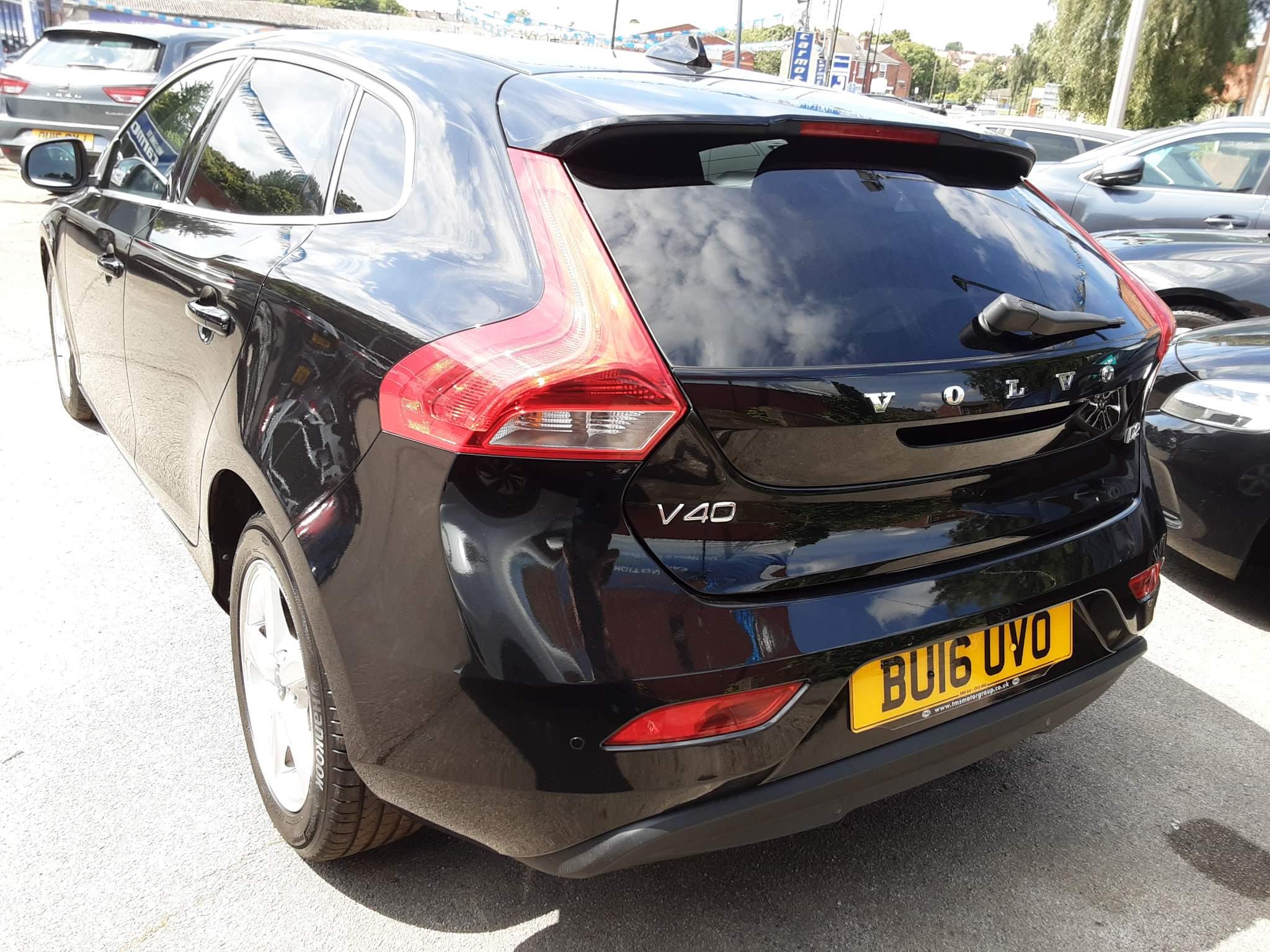 Used Volvo V40 2.0 D2 SE Nav Euro 6 (s/s) 5dr 2016 5dr Manual (BU16UVO ...