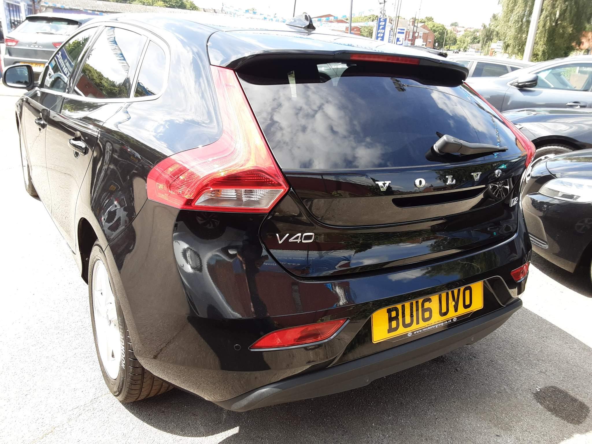 Used Volvo V40 2.0 D2 SE Nav Euro 6 (s/s) 5dr 2016 5dr Manual (BU16UVO ...