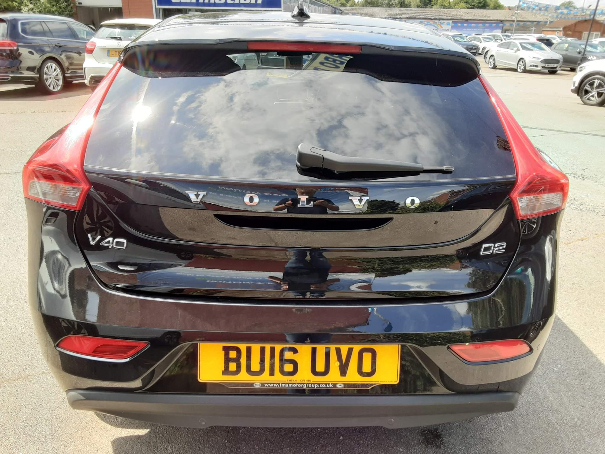 Used Volvo V40 2.0 D2 SE Nav Euro 6 (s/s) 5dr 2016 5dr Manual (BU16UVO ...