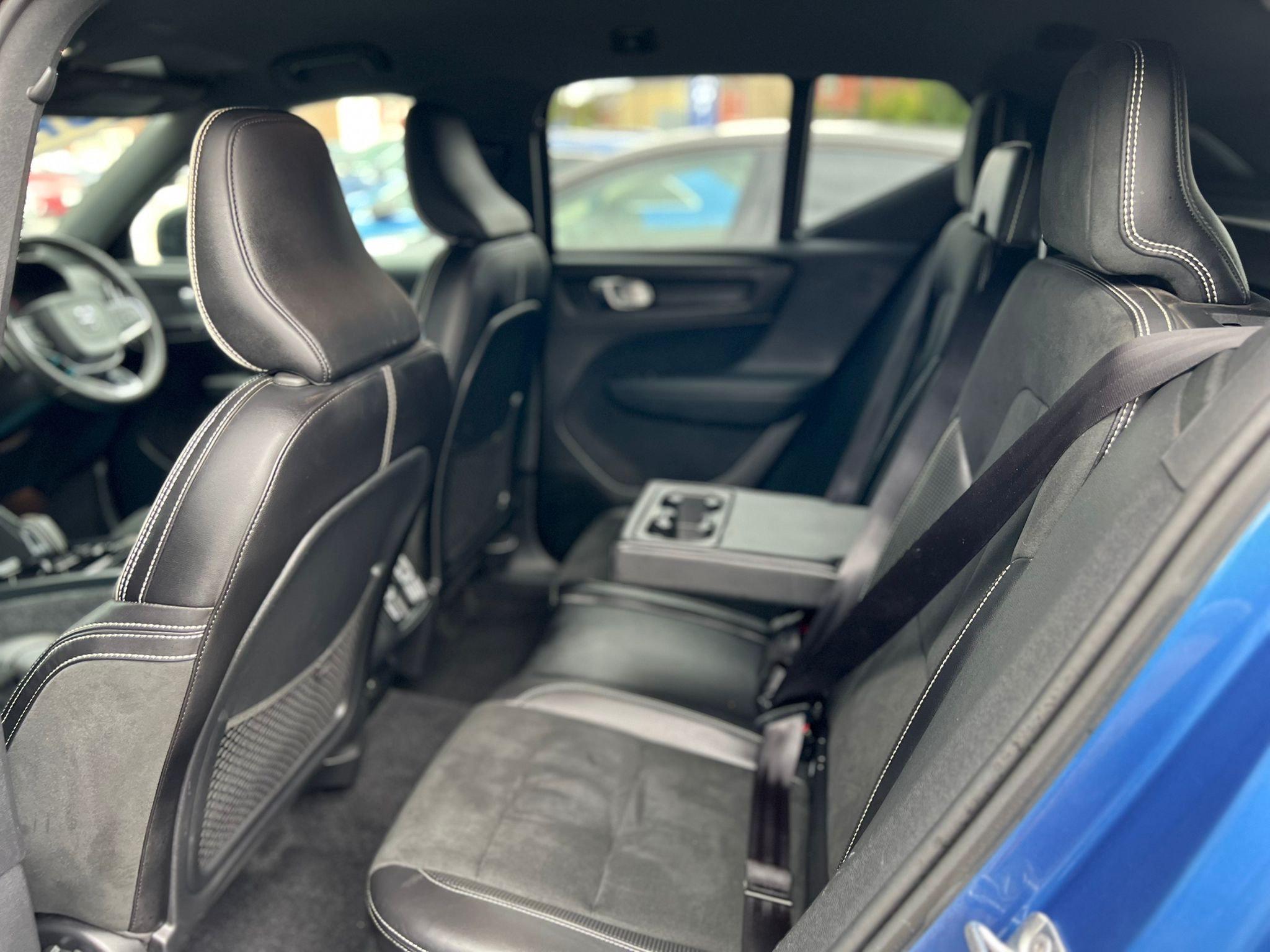 Used Volvo XC40 2.0 D4 R-Design Pro Auto AWD Euro 6 (s/s) 5dr 2019 5dr ...