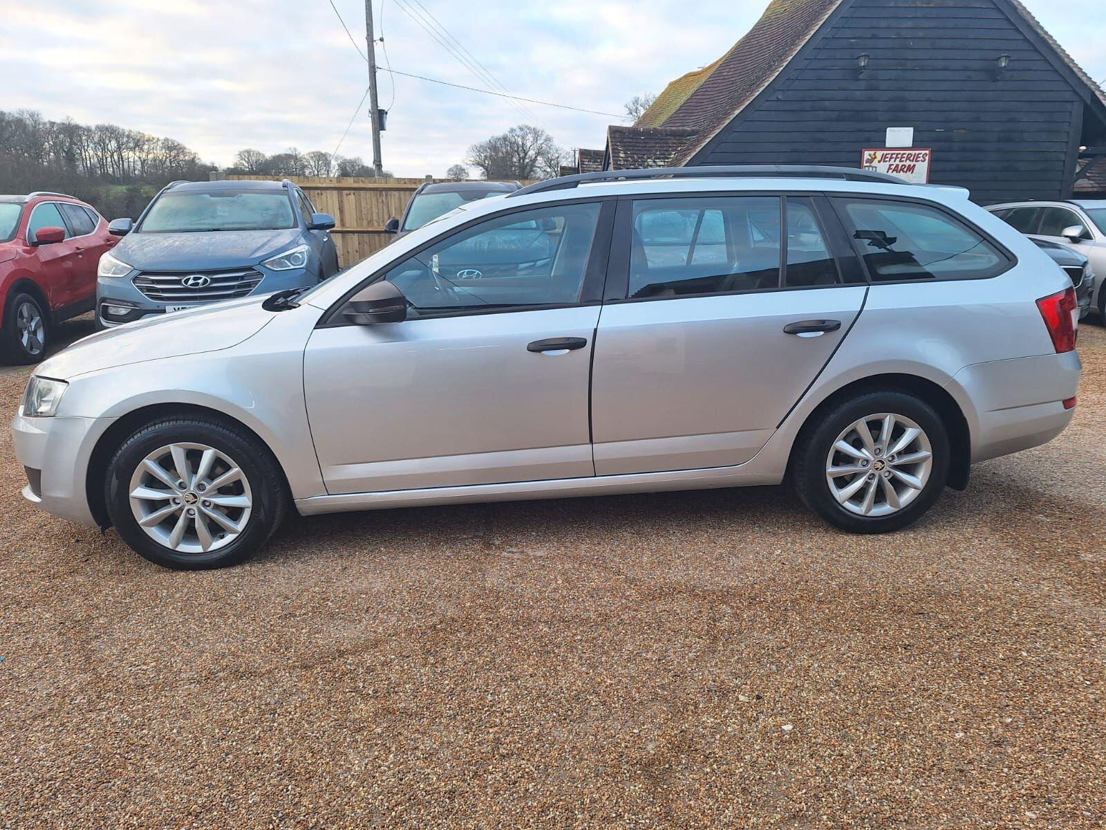 Used Skoda Octavia 1.6 TDI S DSG Euro 6 (s/s) 5dr 2015 5dr Automatic ...