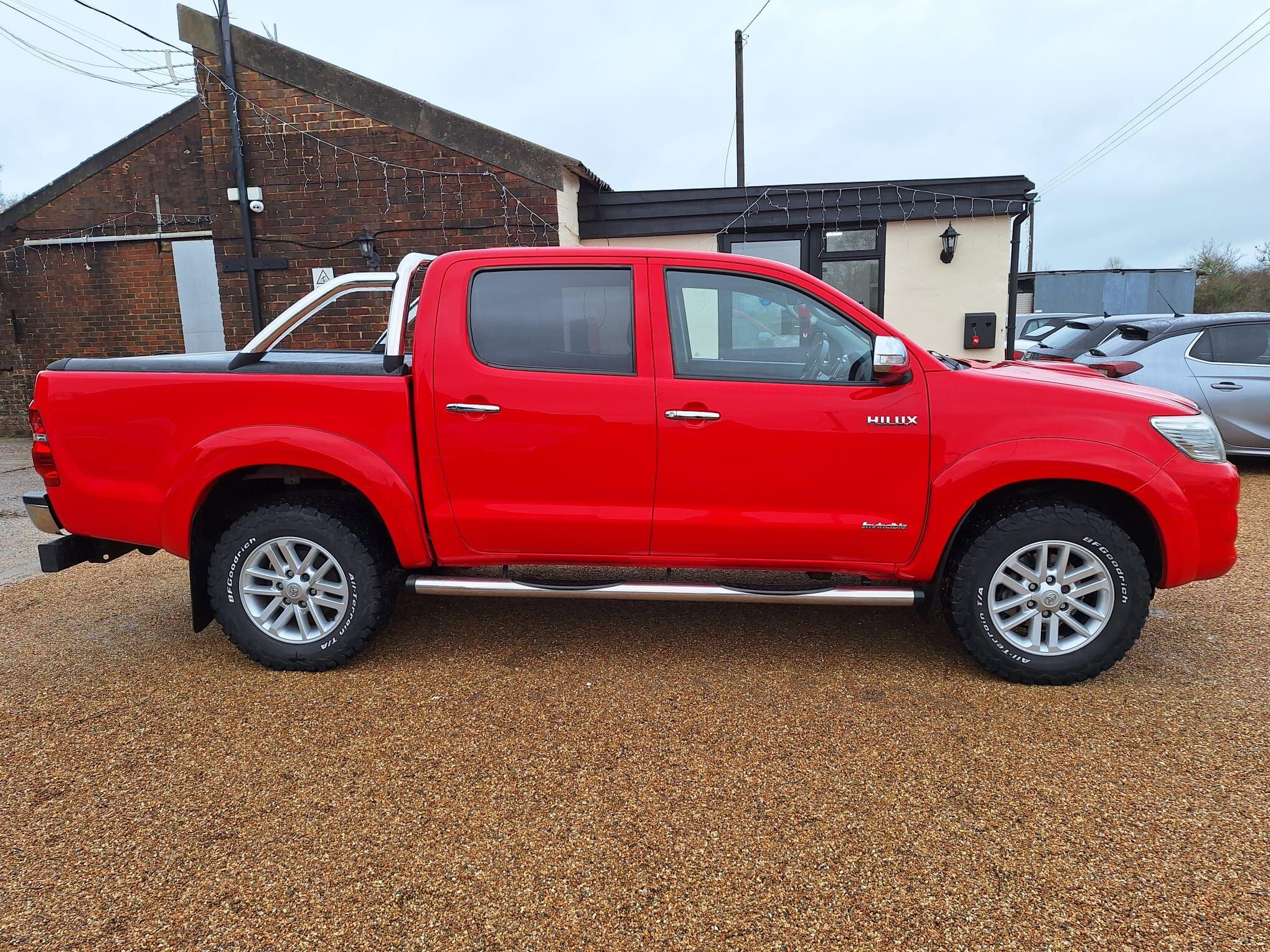 Used Toyota Hilux 3.0 D-4D Invincible Auto 4WD Euro 5 4dr 2015 4dr ...
