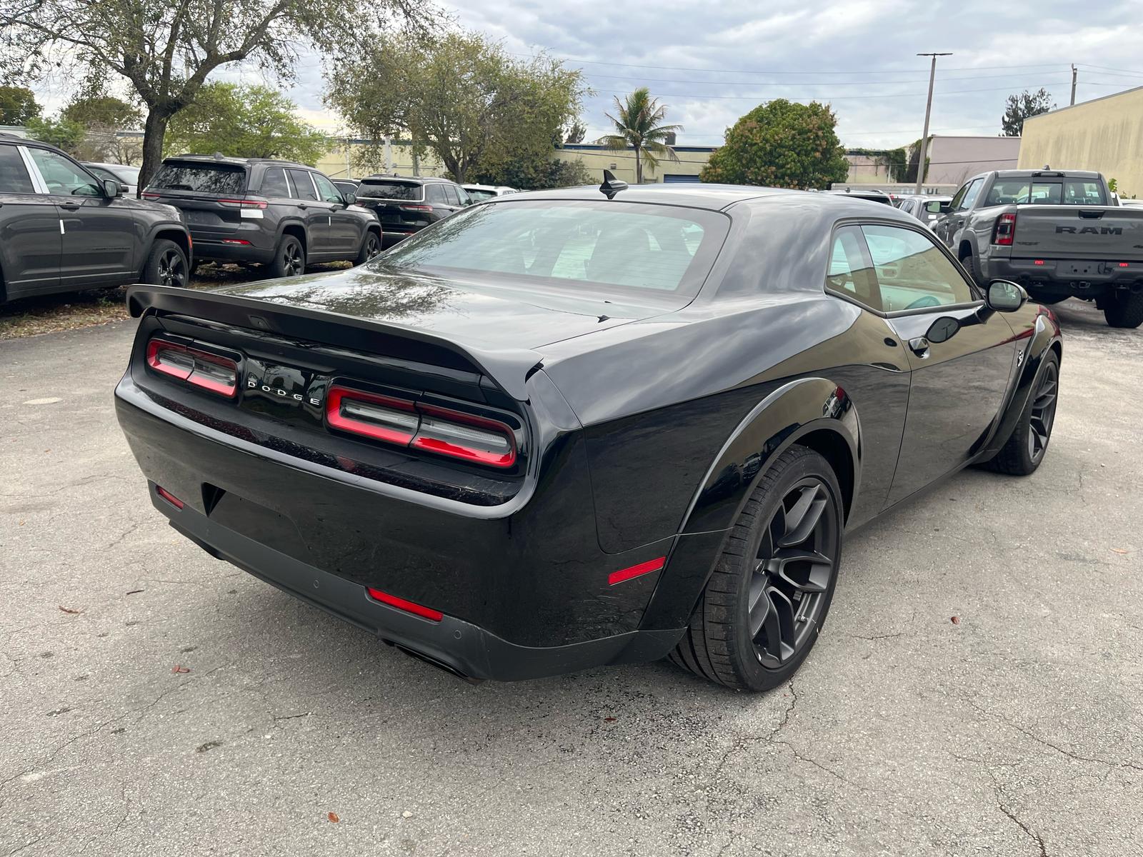 Used Dodge Challenger Widebody Hellcat RWD 6.2L SC Gas 8-Speed AT ...