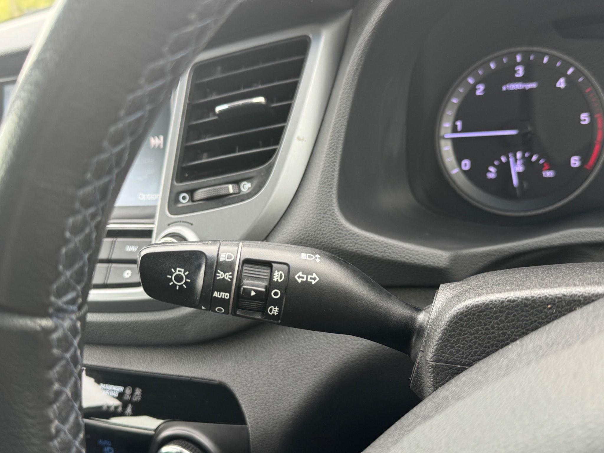 Used Hyundai Tucson 1.7 CRDi Blue Drive SE Nav DCT Euro 6 (s/s) 5dr ...