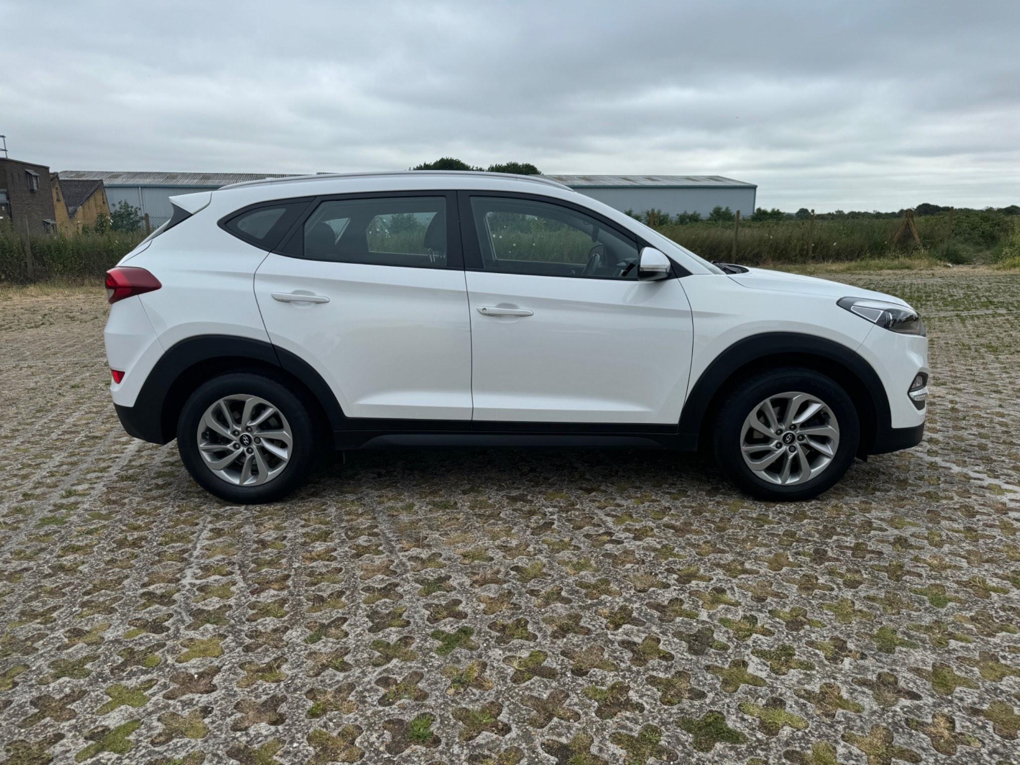 Used Hyundai Tucson 1.7 CRDi Blue Drive SE Nav DCT Euro 6 (s/s) 5dr ...