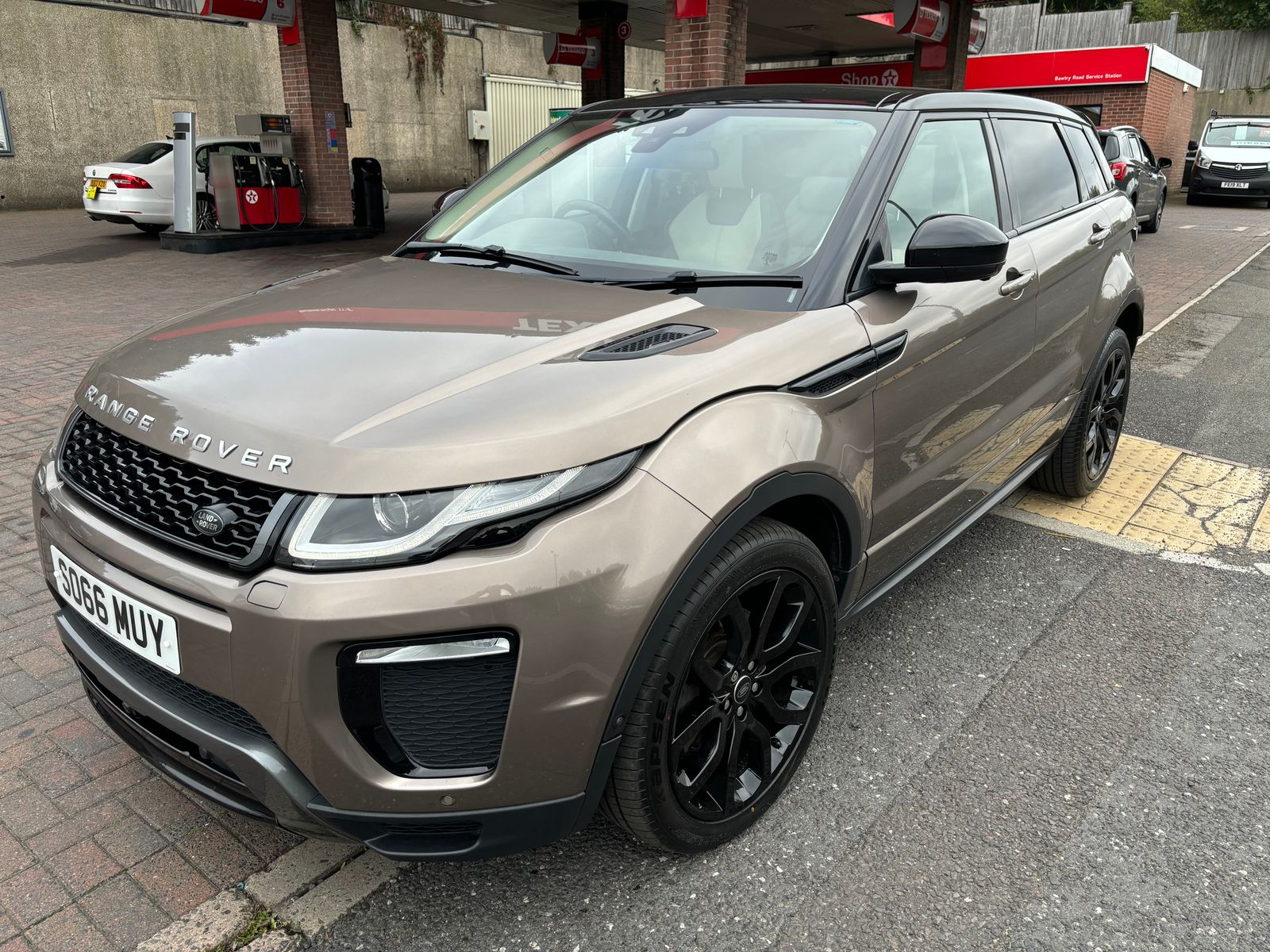 Used Land Rover Range Rover Evoque 2.0L TD4 HSE DYNAMIC LUX SUV 5dr ...